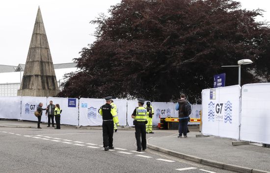Police Officers Security Personnel Work Outside Editorial Stock Photo ...