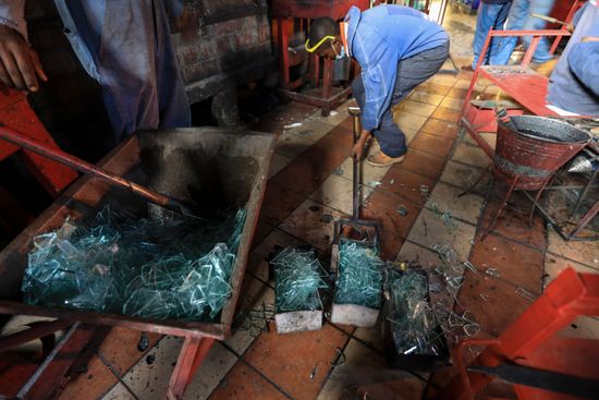 Artisan Prepares Melt Scrap Glass Kitengela Editorial Stock Photo ...