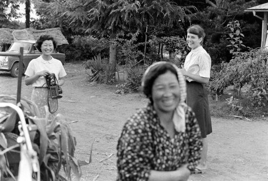 American Exchange Student Conversing Japanese Women Editorial Stock ...