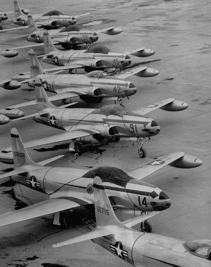 F80 Jet Planes Lined Formation Editorial Stock Photo - Stock Image ...
