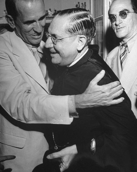 Father Rodriguez Greeting Victorious Dr Ramon Editorial Stock Photo ...