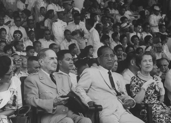 Gen Douglas Macarthur L His Wife Editorial Stock Photo - Stock Image ...
