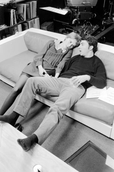 Actor Dustin Hoffman Sitting On Couch Editorial Stock Photo - Stock ...