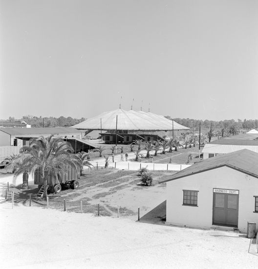 Distant View Circus Tent Sarasota Fl Editorial Stock Photo - Stock ...