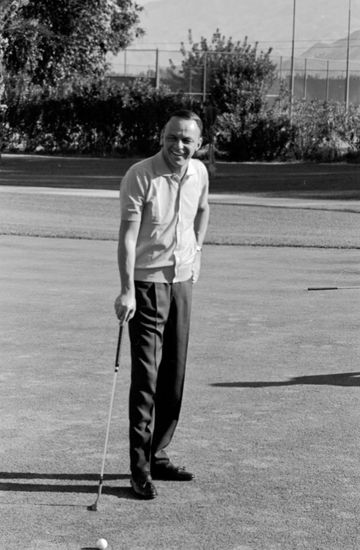 Singer Frank Sinatra Standing Golf Club Editorial Stock Photo - Stock ...