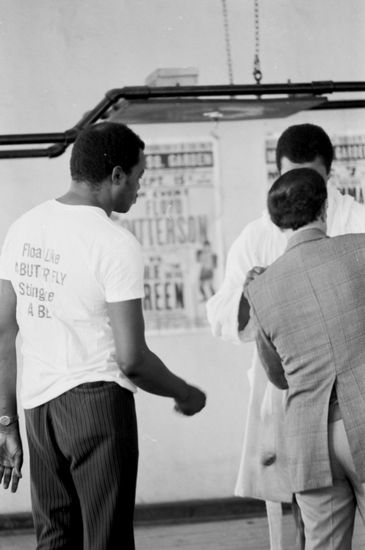 Professional Boxer Muhammad Ali White Robe Editorial Stock Photo ...