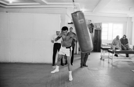 Professional Boxer Muhammad Ali Practicing Punching Editorial Stock ...