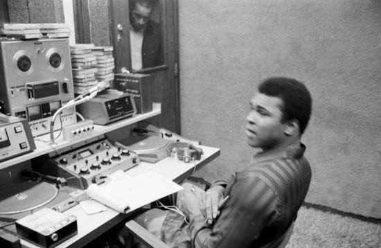 Professional Boxer Muhammad Ali Sitting On Editorial Stock Photo ...
