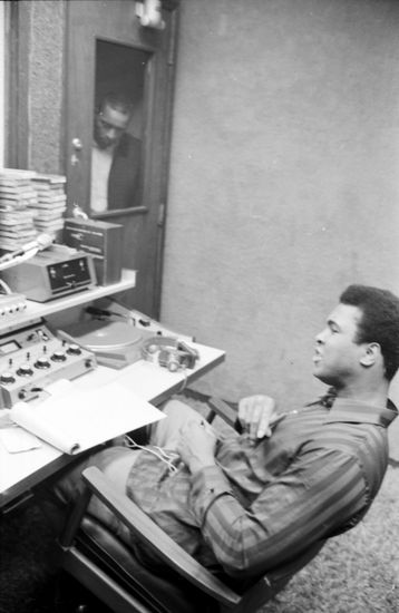 Professional Boxer Muhammad Ali Sitting On Editorial Stock Photo ...
