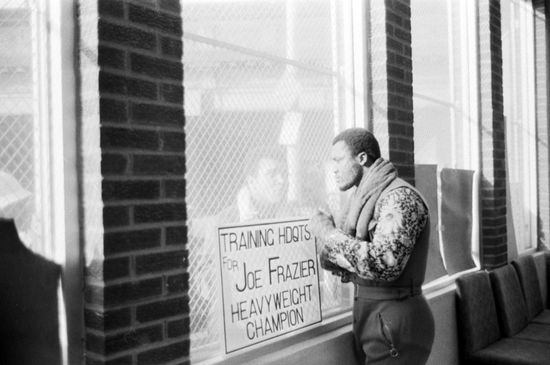 Professional Boxer Muhammad Ali Taunting His Editorial Stock Photo ...