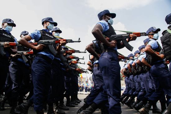 Addis Ababa City Police Officers Seen - Foto de stock de contenido ...