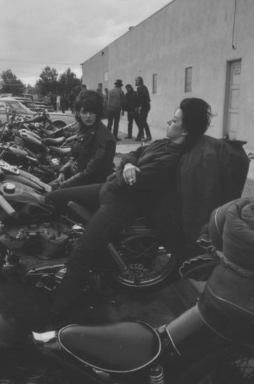 Two Old Ladies Hells Angels Sitting - Foto de stock de contenido ...