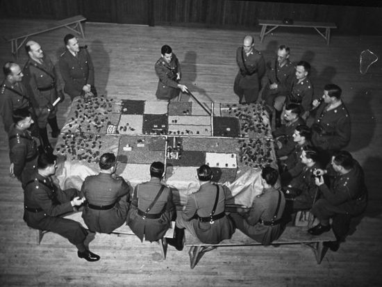 Colonel Instructing Soldiers Tactical Models Ottawa Editorial Stock ...