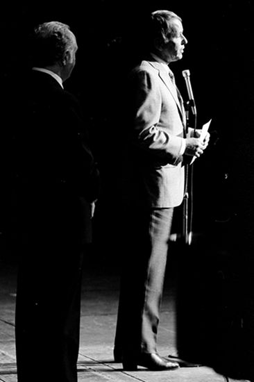 Singer Frank Sinatra Standing Unidentified Person Editorial Stock Photo ...