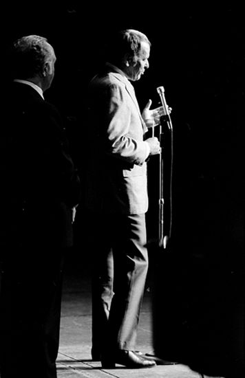 Singer Frank Sinatra Standing Unidentified Person Editorial Stock Photo ...
