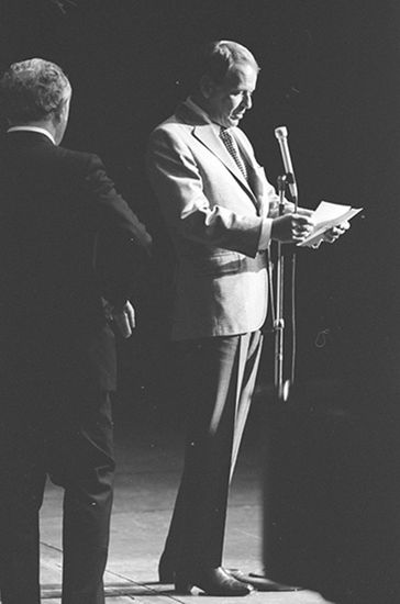 Singer Frank Sinatra Standing Unidentified Person Editorial Stock Photo ...