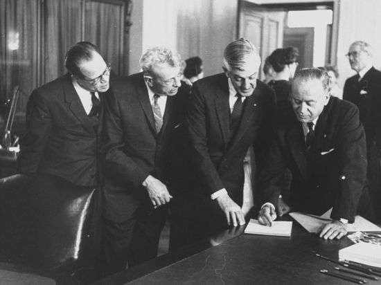 Sen Thomas Kuchel L Sen Everett Editorial Stock Photo - Stock Image ...
