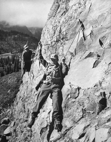 Sergeant Gabriel Hanging On Rope Fort Editorial Stock Photo - Stock ...