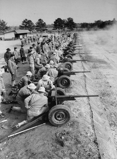 Soldiers Practicing On Firing Range Fort Editorial Stock Photo - Stock ...