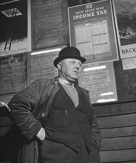 Shipwright Posing Picture British Shipbuilding Yard Editorial Stock ...