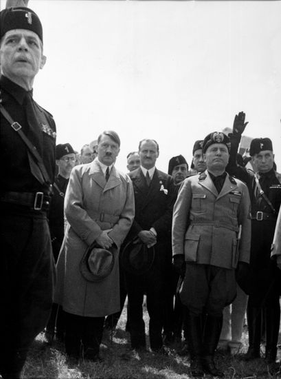 Axis Leaders Nazi Fuhrer Adolf Hitler - Foto de stock de contenido ...