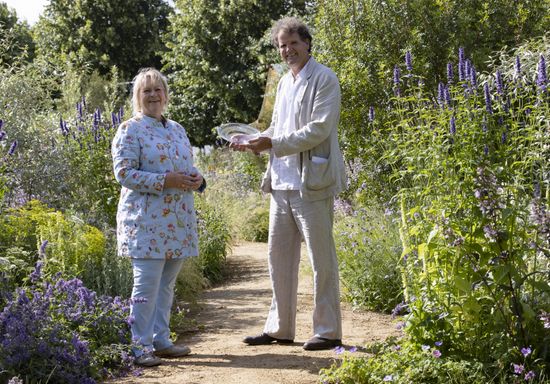 Rhs Director General Sue Biggs Presents Editorial Stock Photo - Stock ...
