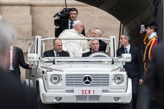 Pope Francis Arrives Weekly General Audience Editorial Stock Photo ...