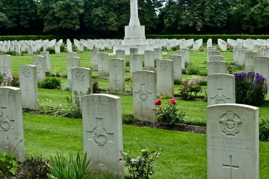 Immaculately Kept Commonwealth War Graves Botley Editorial Stock Photo ...