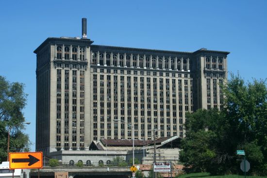 Shell Abandoned Michigan Central Station Building Editorial Stock Photo ...