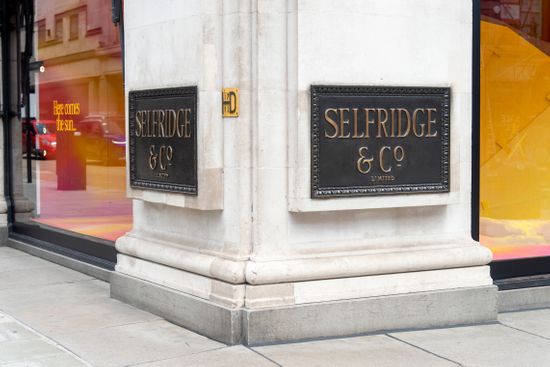 Selfridges Signs Seen Outside Flagship Selfridges Editorial Stock Photo ...