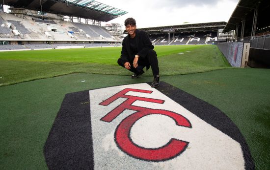 Fulham Kit Launch Partnership World Mobile Editorial Stock Photo ...