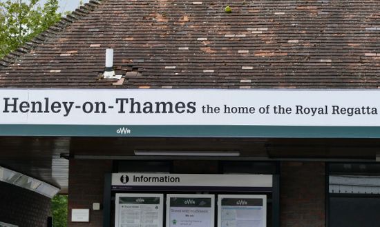 Henley Station Which Busy During Regatta Editorial Stock Photo - Stock ...