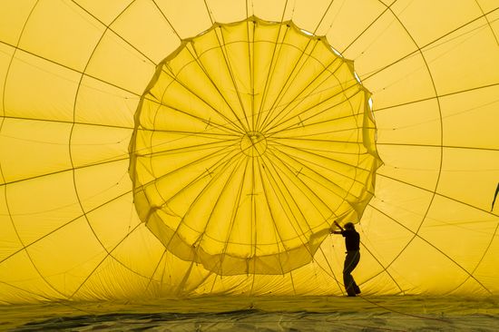 Balloonist Makes Final Checks Balloon Inflated Editorial Stock Photo ...
