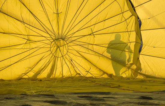 Balloonist Makes Final Checks Balloon Inflated Editorial Stock Photo ...