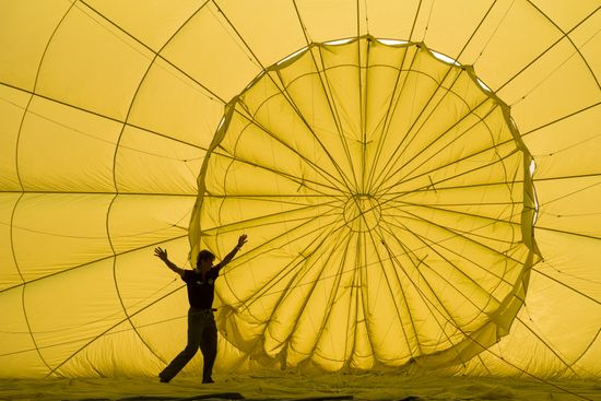 Balloonist Makes Final Checks Balloon Inflated Editorial Stock Photo ...