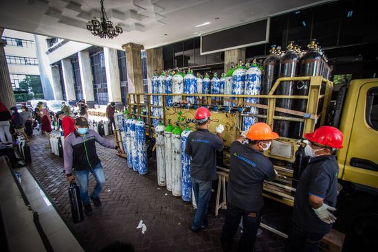 Queue Oxygen Cylinders Be Refilled Free Editorial Stock Photo - Stock ...
