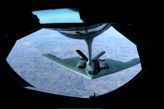 B2 Spirit Aircraft Approaches Boom Kc135r Editorial Stock Photo - Stock ...