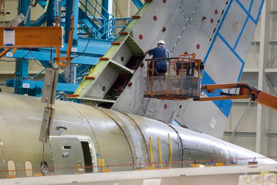 Worker Examines Tail Section Boeing 787 Editorial Stock Photo - Stock ...