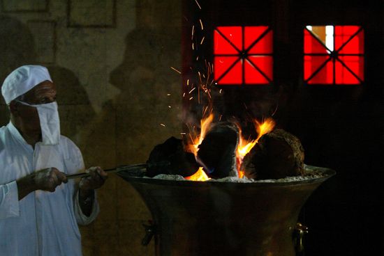 Farrokh Jamshidi Iranian Zoroastrian Priest Adjusts Editorial Stock ...