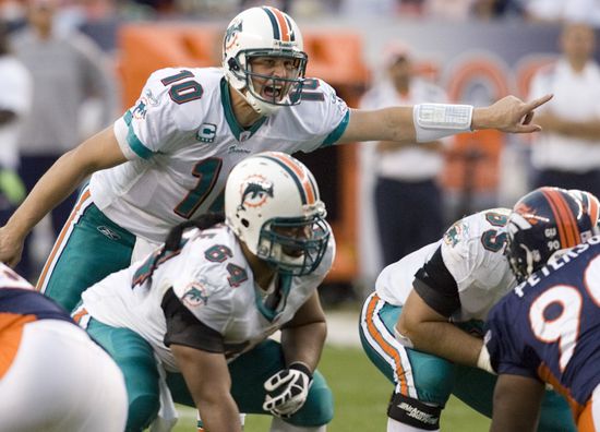 Miami Dolphins Starting Quarterback Chad Pennington Editorial Stock ...