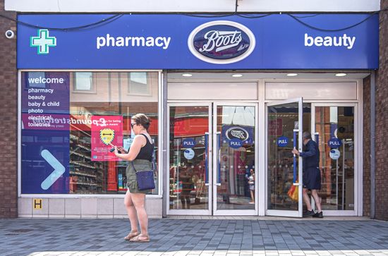 Customer Enters Boots Pharmacy Beauty Store Editorial Stock Photo ...