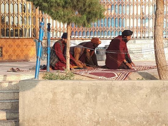 Taliban Prayer On Roadside Mazaresharif Afghanistan Editorial Stock ...