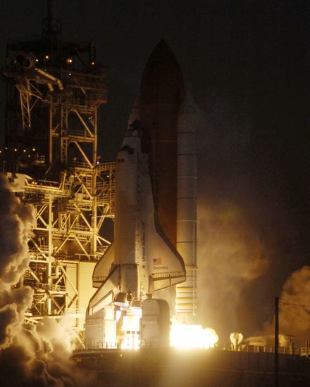 Shortly After Sunset Nasas Space Shuttle Editorial Stock Photo - Stock ...