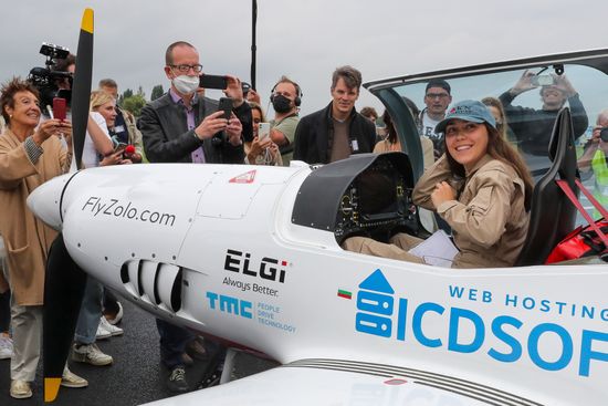19yearold Zara Rutherford Pictured Before Takeoff Editorial Stock Photo ...