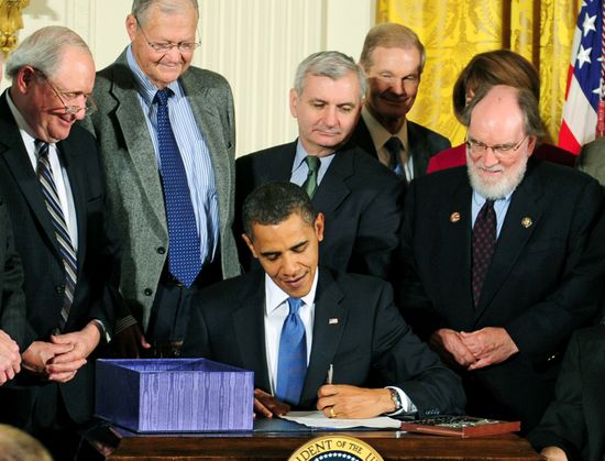 President Barack Obama Signs National Defense Editorial Stock Photo ...