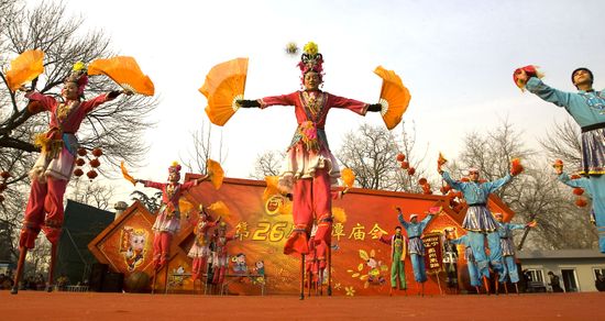 Chinese Dancers On Stilts Perform Traditional Editorial Stock Photo ...