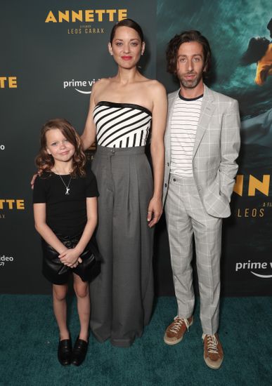 Devyn Mcdowell Marion Cotillard Simon Helberg Editorial Stock Photo ...