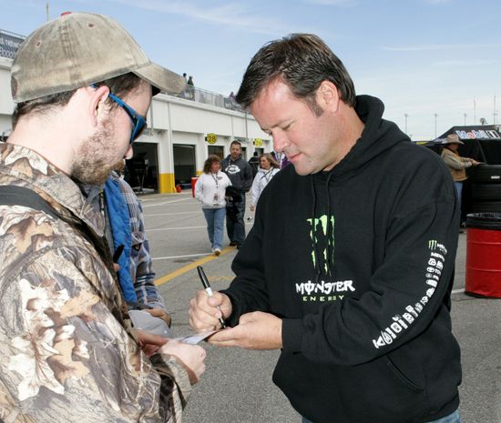 Robbie Gordon Signs Autograph Fan Daytona Editorial Stock Photo - Stock ...