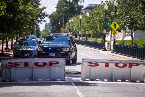 Police Officers Maintain Perimeter Around Bomb Editorial Stock Photo ...
