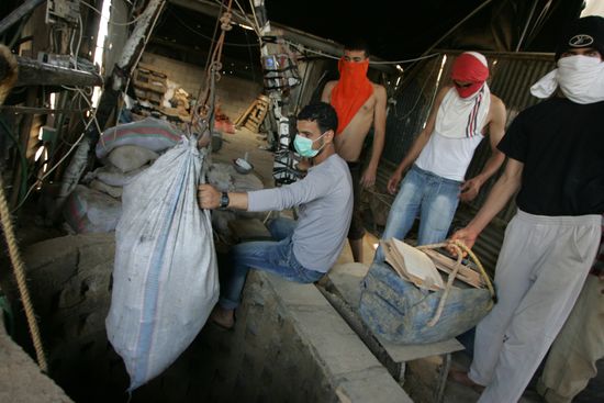 Palestinian Smuggler Works Inside Tunnel Beneath Editorial Stock Photo ...